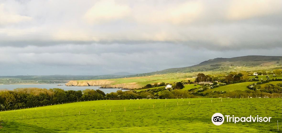 Dinas Cross Travel Guide 2023 - Things to Do, What To Eat & Tips | Trip.com