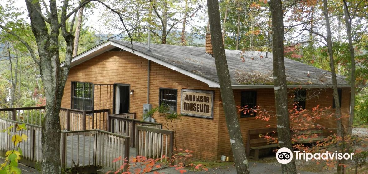 Robbinsville Travel Guide 2023 - Things to Do, What To Eat & Tips ...