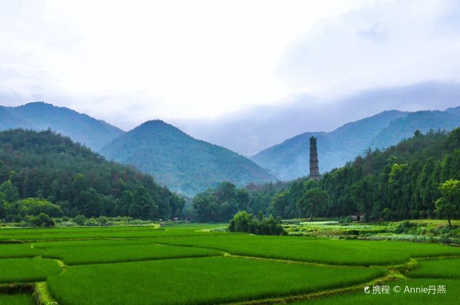 . The ancient temple o. Trip.com Tiantai Mountain Travel Guides.
